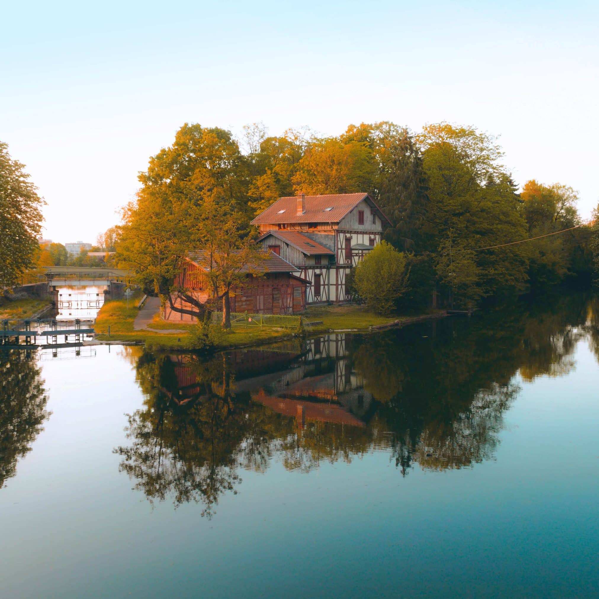 Quiche - A Classic French Pie | SpiceBreeze